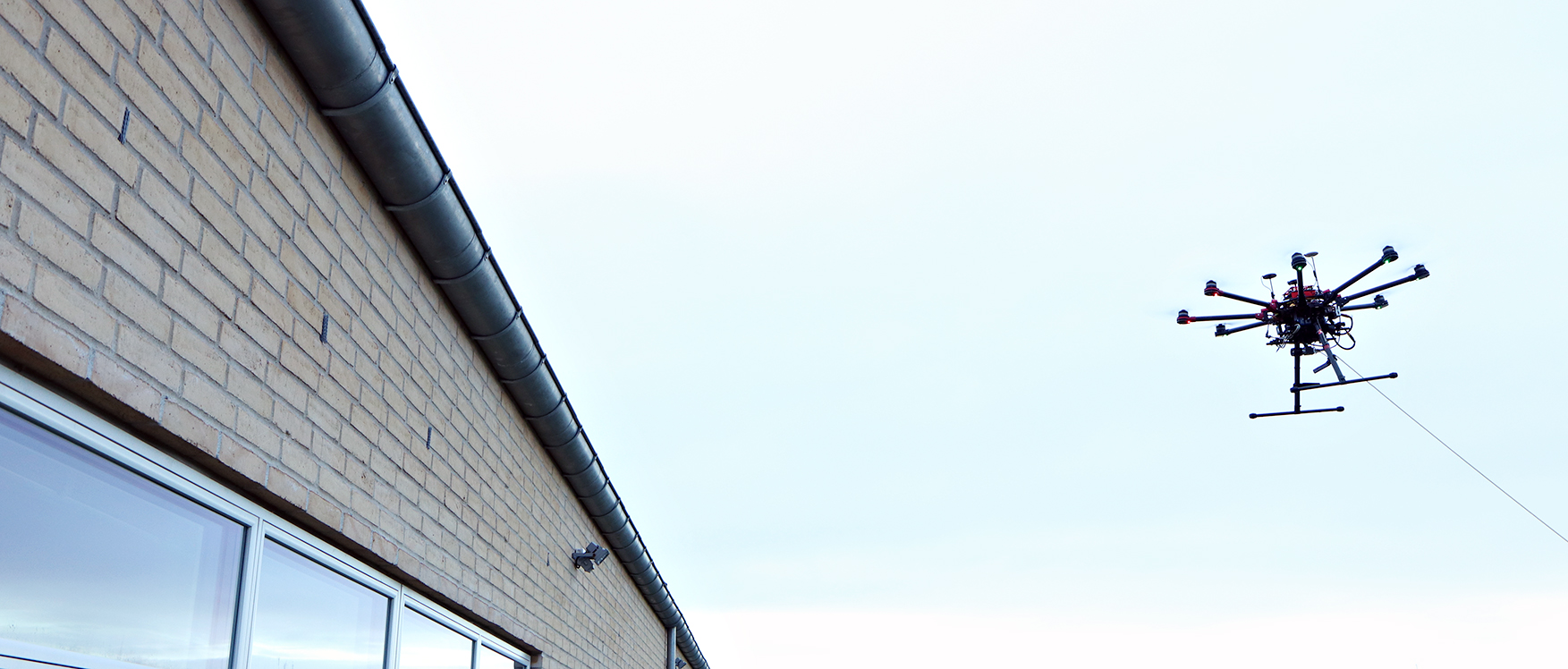 Tethered drone can detect cracks in walls and concrete - Danish ...