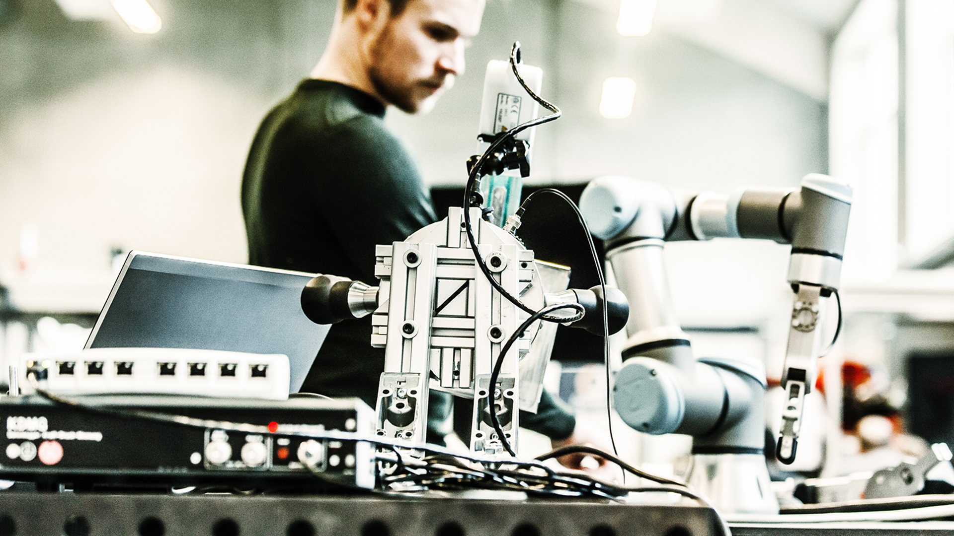 Robot safety - Danish Technological Institute