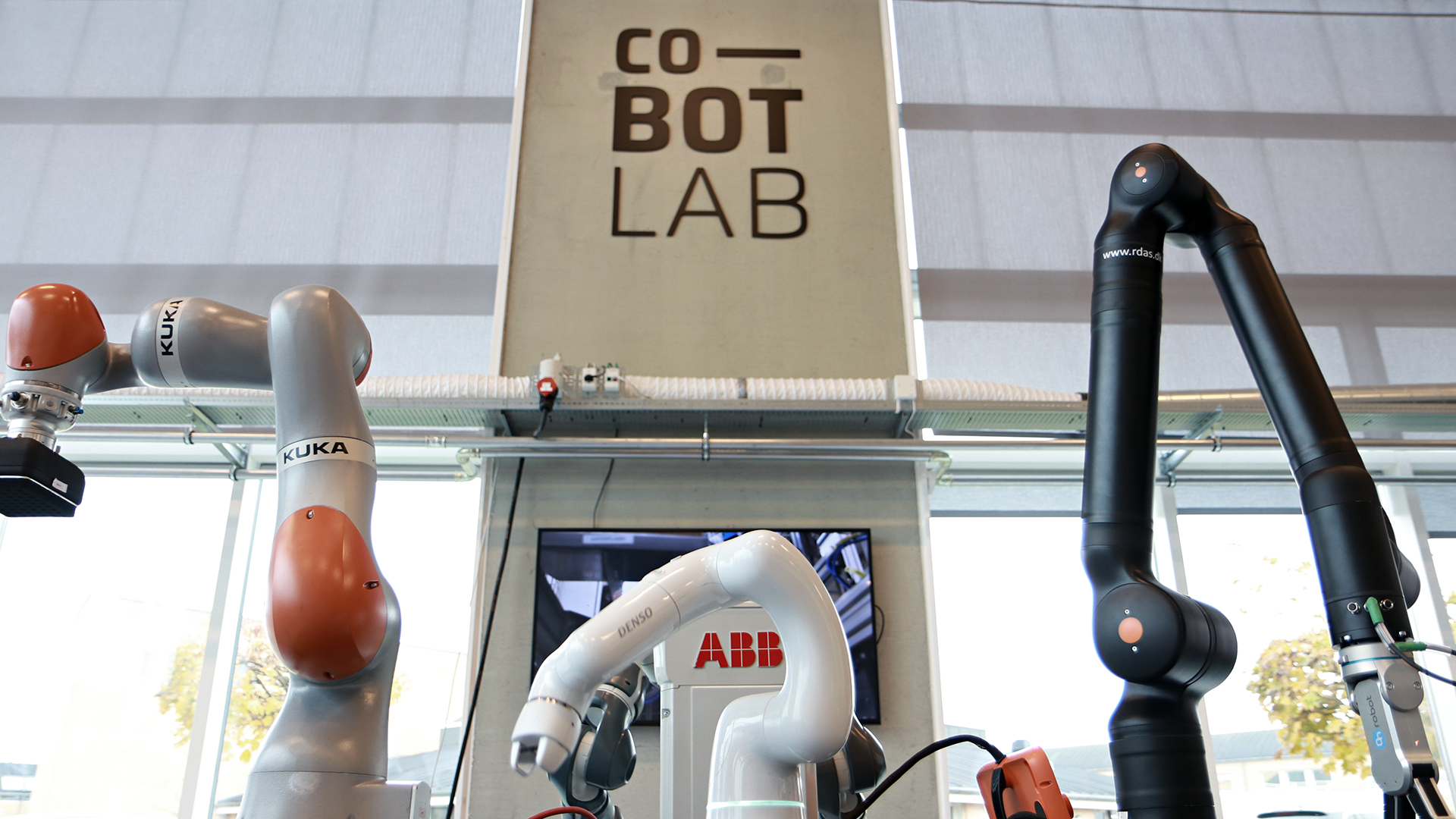New cobot lab opened at DTI - Danish Technological Institute