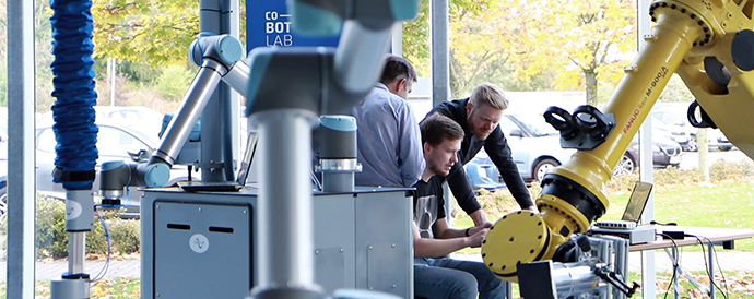 Cobot Lift gains control over safety: "Collaborative robots must be ...