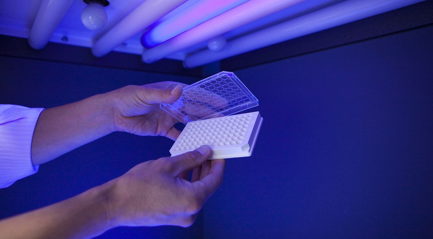 Accredited testing of plastic materials - Artificial aging in the ...